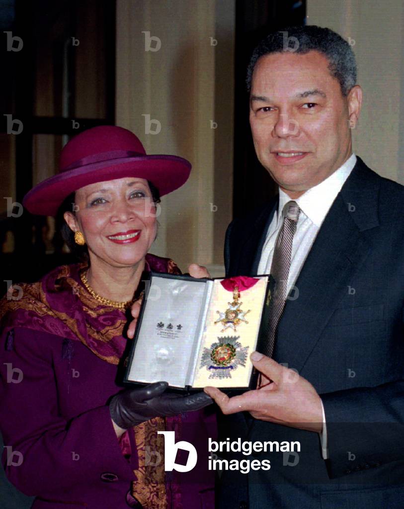 Image of American General Colin Powell and his wife Riva display the