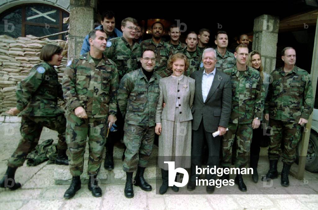 Image of Former US president Jimmy Carter and his wife Roslyn pose