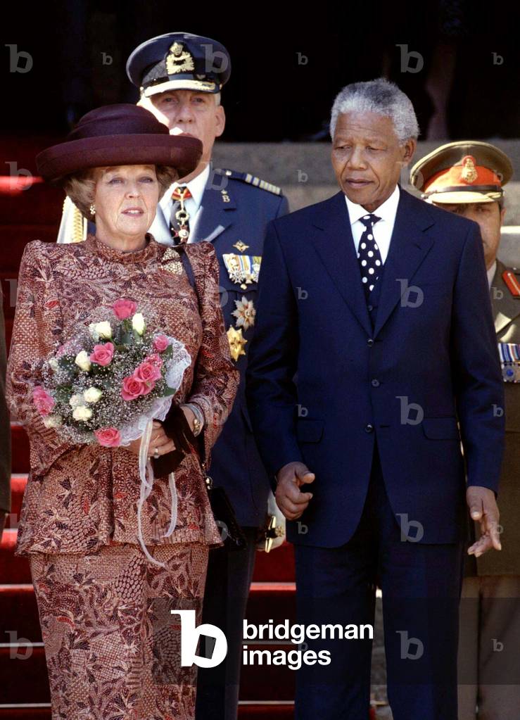 Image of South African President Nelson Mandela (R) officially welcomes ...