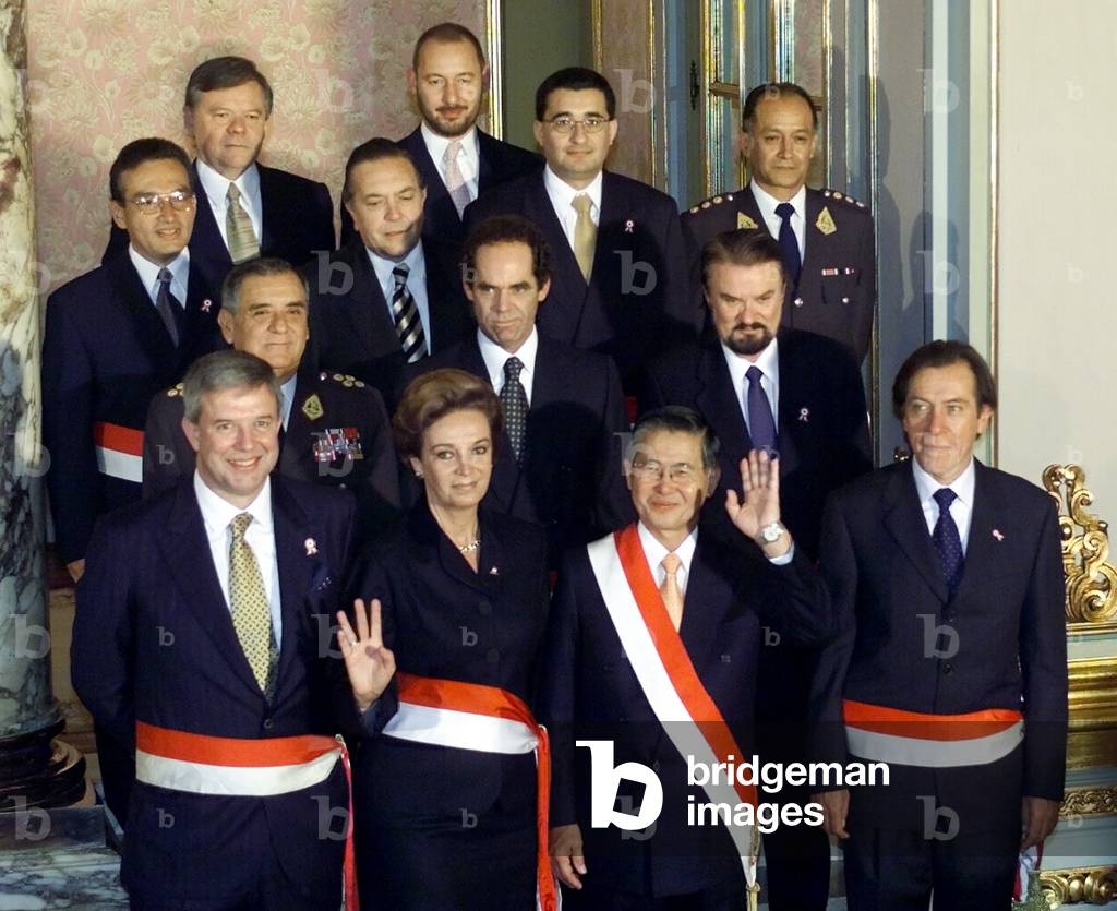 Image of PERUVIAN PRESIDENT ALBERTO FUJIMORI POSES WITH HIS NEW CABINET ...