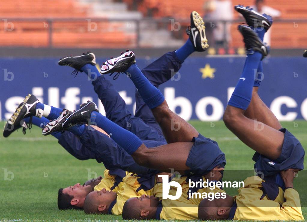 Image of BRAZILIAN NATIONAL SOCCER TEAM STRETCH DURING A TRAINING ...