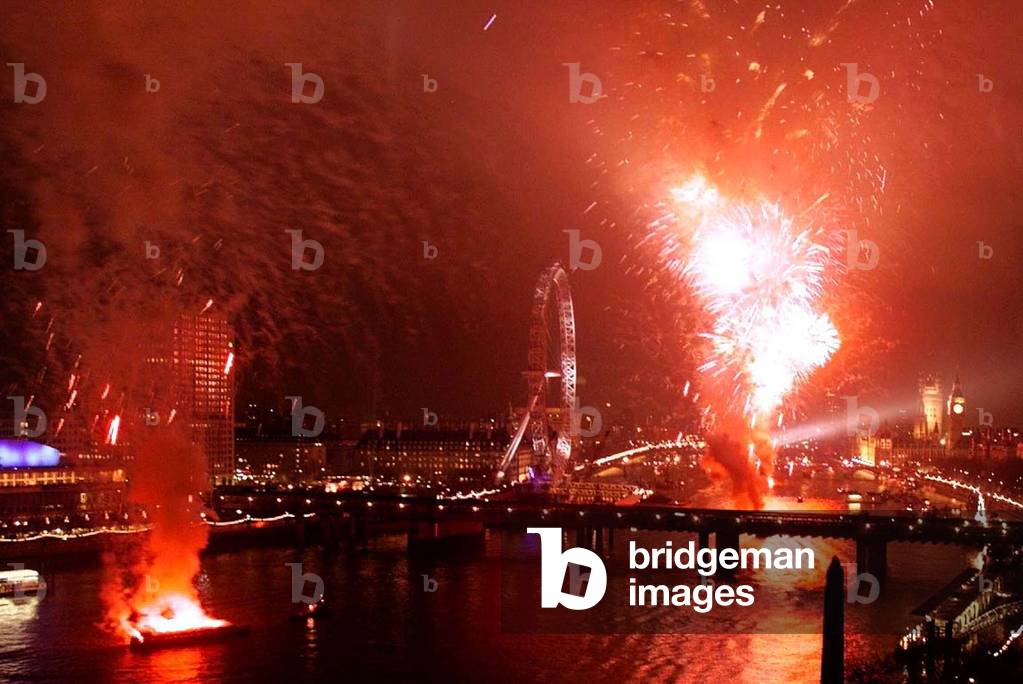 Image of FIREWORKS EXPLODE OVER LONDON ON NEW YEARS EVE, 2000-01-01 (photo)
