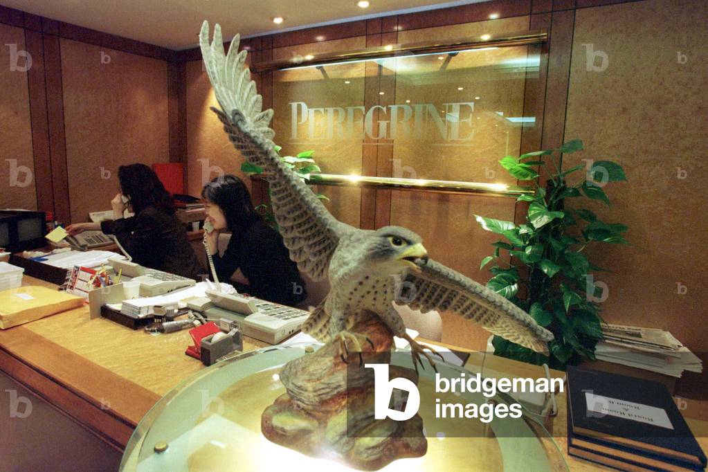 Image of A peregrine falcon statue is displayed at the reception hall