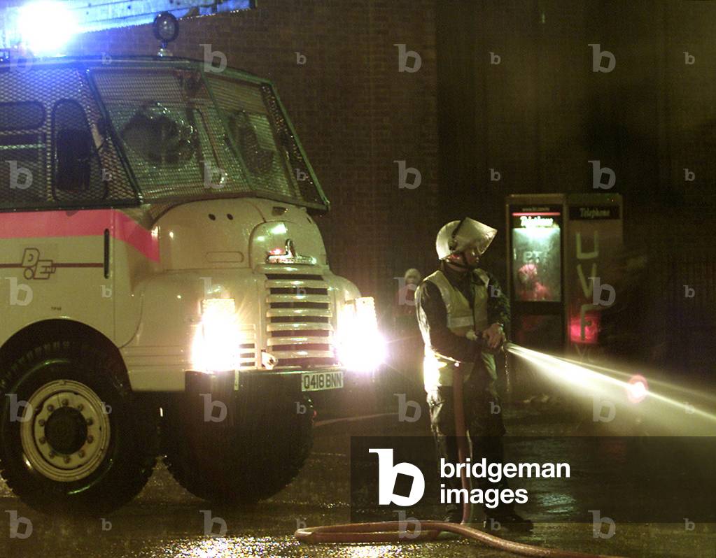 Image of BRITISH ARMY FIREFIGHTERS WITH THEIR MILITARY YELLOW GODDESS ...