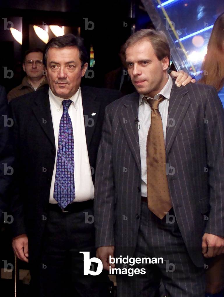 Image of Russian Formula One driver Sergei Zlobin (R) and Minardi managing