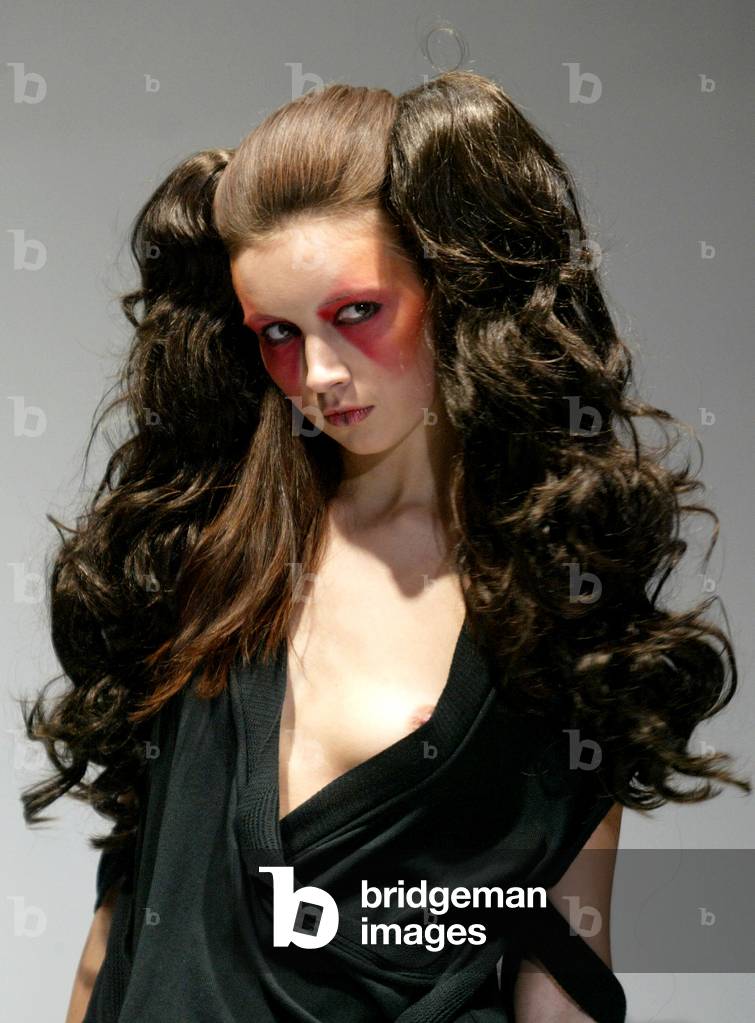 Image of MODEL PRESENTS A CREATION BY TATYANA KUDRYASHOVA DURING ...