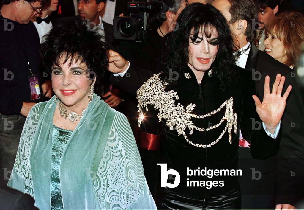 Image of Actress Elizabeth Taylor arrives with singer Michael Jackson ...