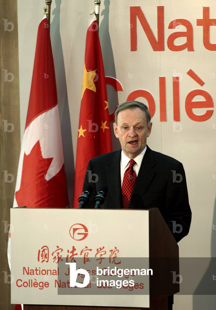 Image of CANADIAN PRIME MINISTER JEAN CHRETIEN DELIVERS A SPEECH AT THE