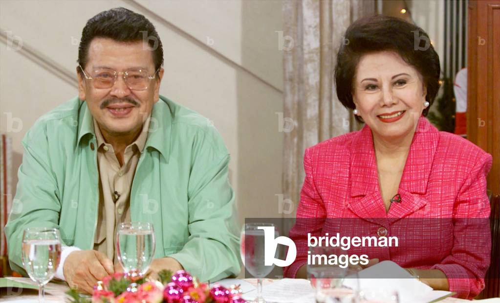 Image of PRESIDENT ESTRADA WITH FIRST LADY LOI ESTRADA IN MANILA, 2000 ...