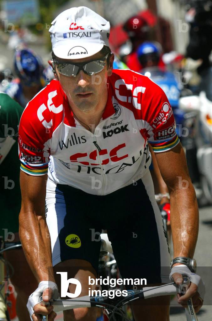 Image of CSC Tiscali team rider Laurent Jalabert of France climbs the