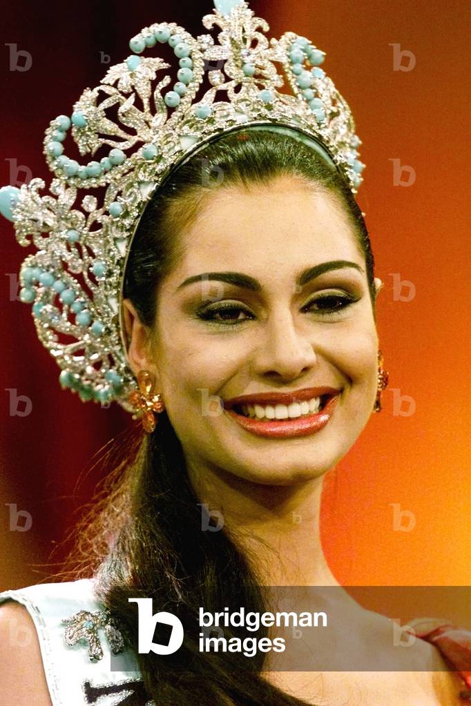 Image of Vanessa Maria Cardenas smiles after winning the Miss Venezuela ...