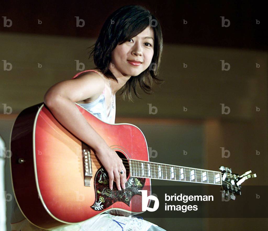 Image of TAIWAN SINGER CHEER CHEN POSES FOR PHOTOGRAPHERS IN TAIPEI ...