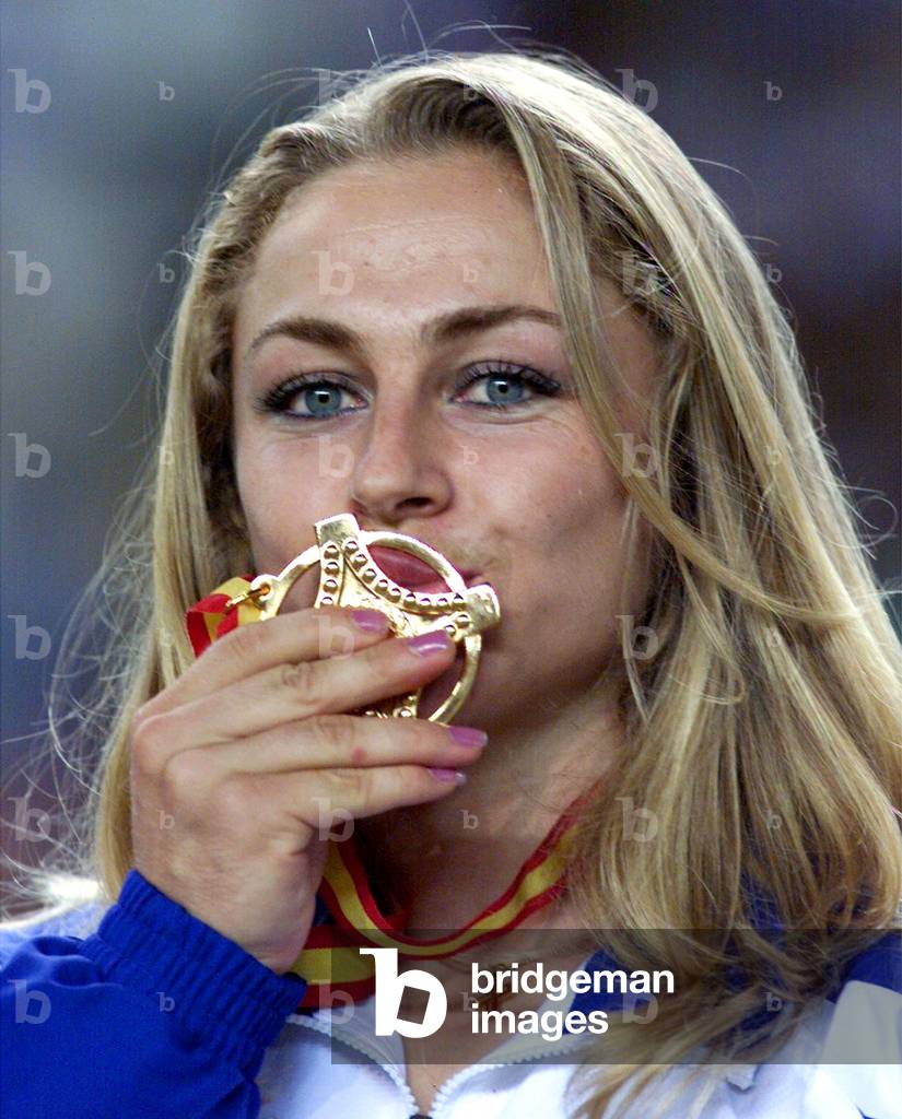 Image of Greek Mirela Manjani-Tzelili kisses her gold medal during ...