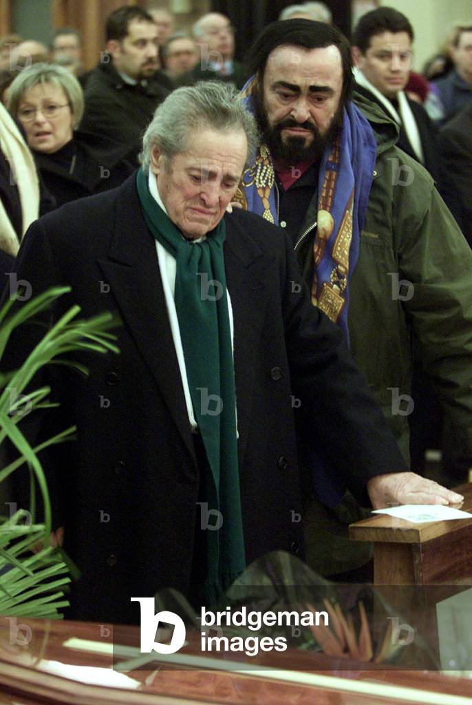 Image of ITALIAN TENOR PAVAROTTI WITH HIS FATHER FERNANDO AT MEMORIAL ...