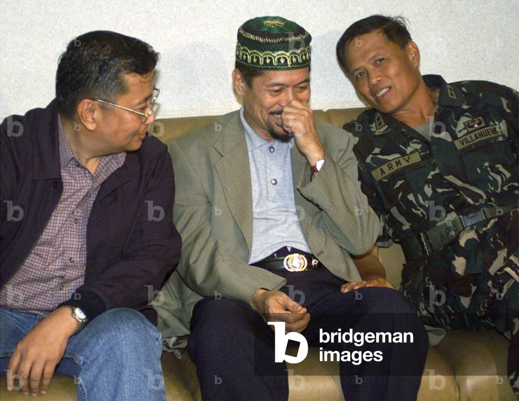 Image of FILIPINO MOSLEM LEADER NUR MISUARI MEETS PHILIPPINES ARMED ...
