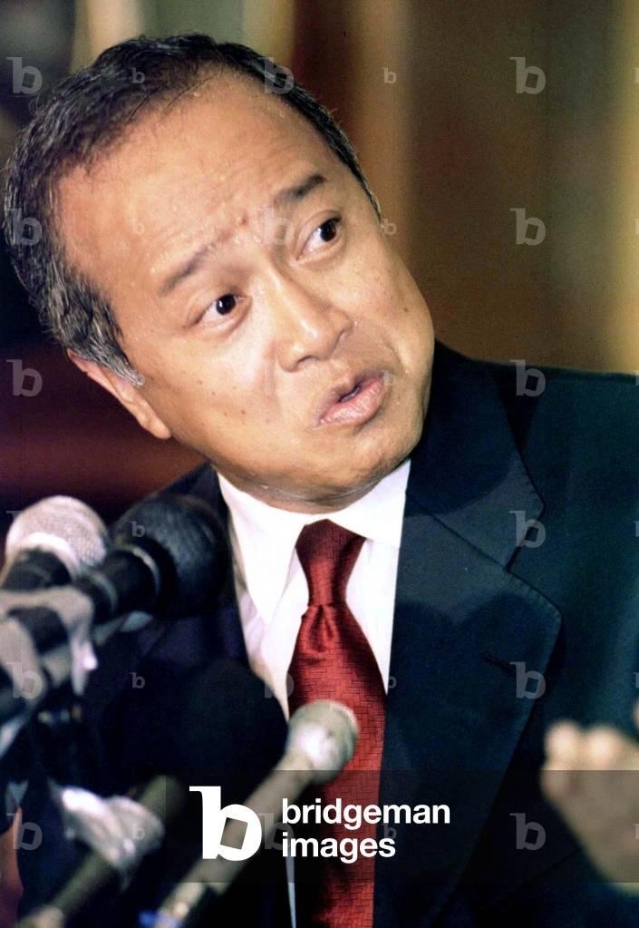 Image of OUSTED CAMBODIA CO-PREMIER, PRINCE NORODOM RANARIDDH GESTURES ...