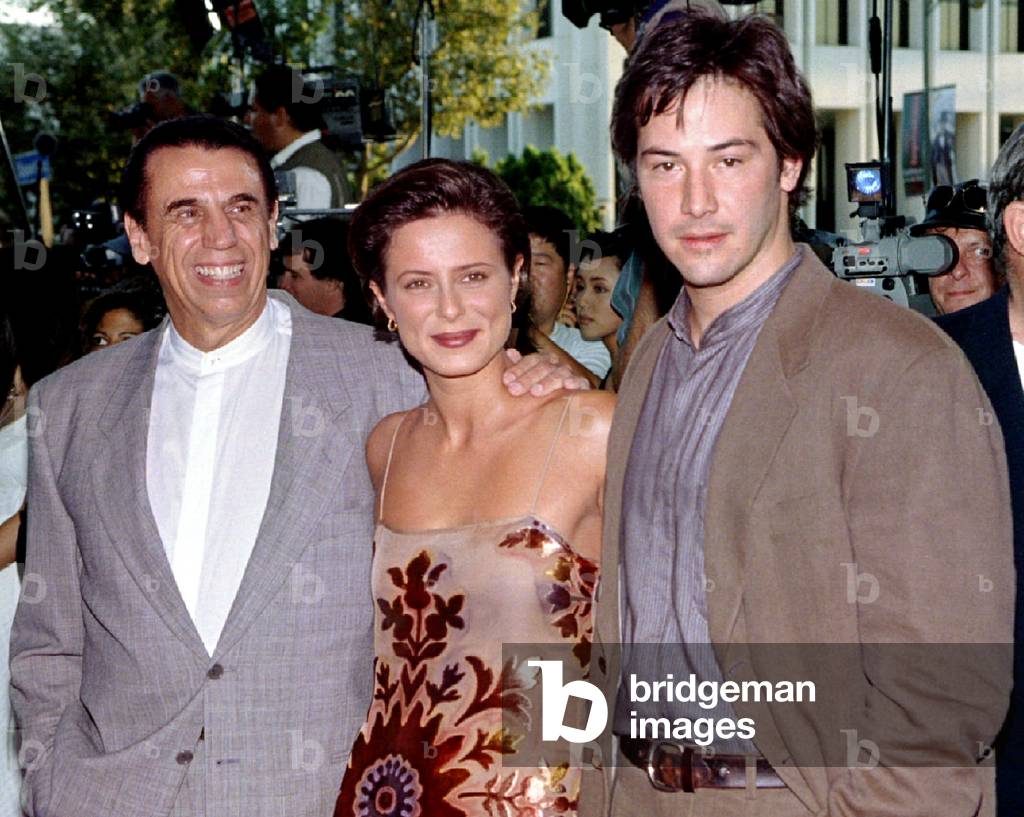 Image of Mexican director Alfonso Arau (L) poses with actor Keanu Reeves