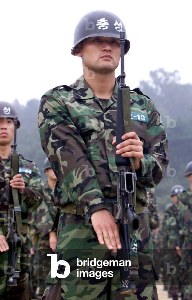 Image of SOUTH KOREAN PARK CHAN-HO TAKES A PART IN MILITARY TRAINING