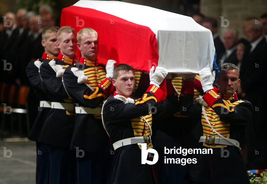 Image of The coffin with the remains of Dutch Prince Claus, husband