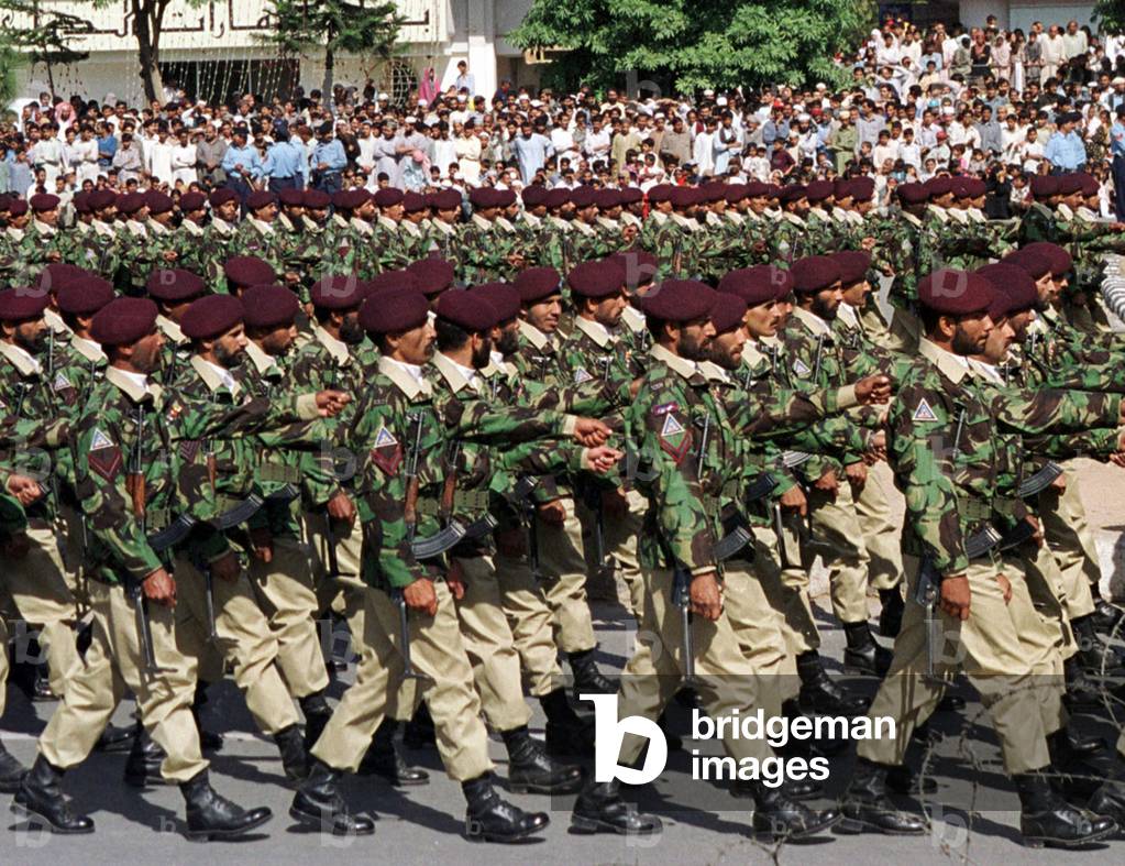 Image of PAKISTAN ARMY COMMANDOS MARCH DURING NATIONAL DAY CELEBRATIONS ...
