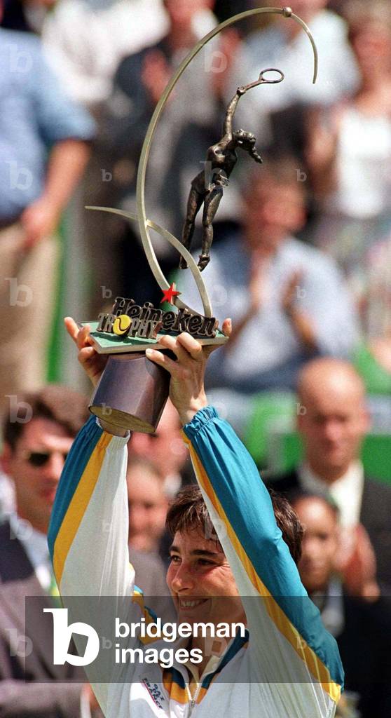 Image of FRENCH JULIE HALARD-DECUGIS WINS HEINEKEN TROPHY WTA TENNIS ...
