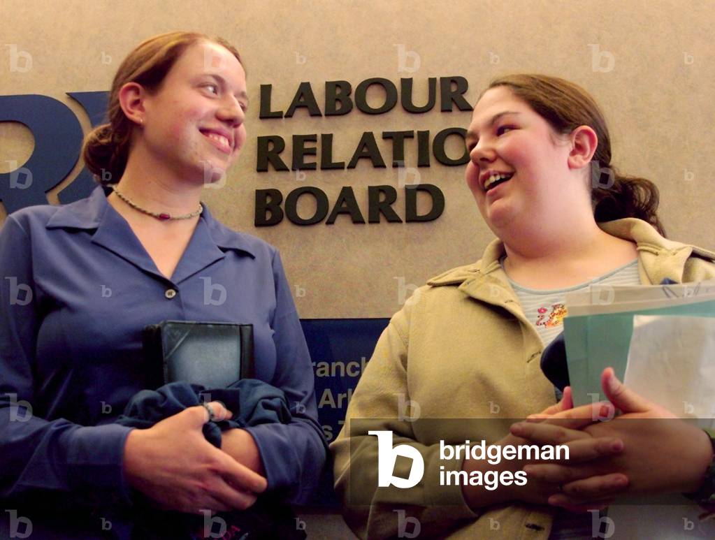 Image of McDonald's employees Tessa Lowinger (R) aged 16, and Jennifer ...