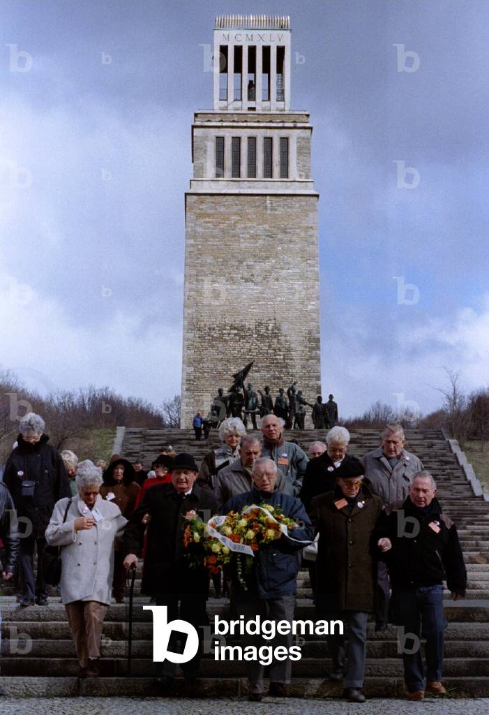 Image of A Dutch group of former prisoners of the Nazi concentration
