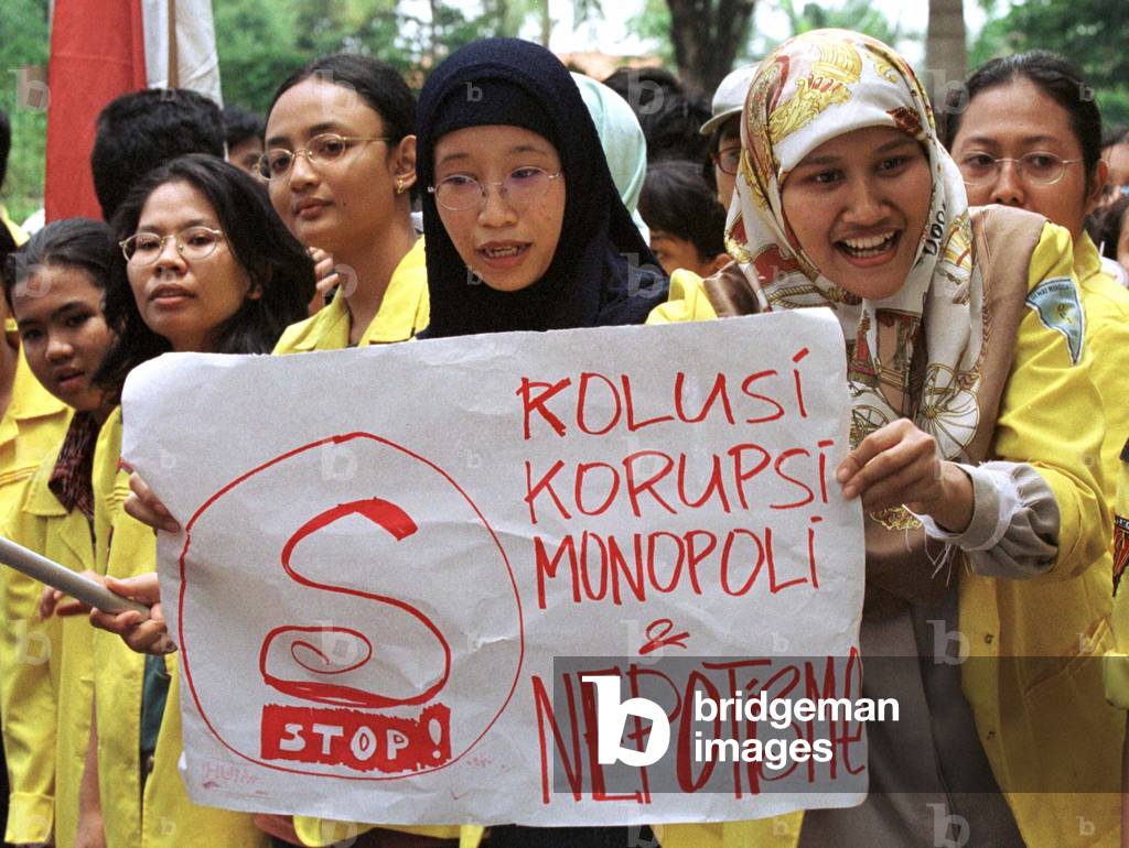 Image of STUDENTS PROTEST AT THE UNIVERSITY OF INDONESIA, 1998-02-26 ...