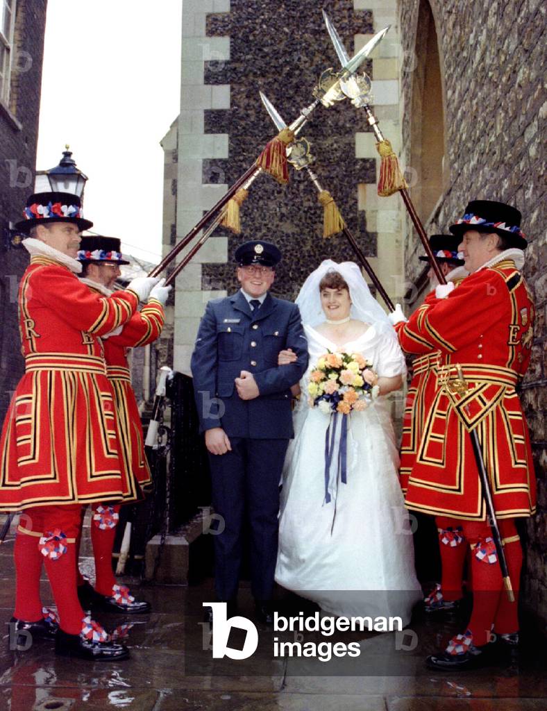 Image of Bruce Nolan (R) and Charlotte Wilson walk through a Guard