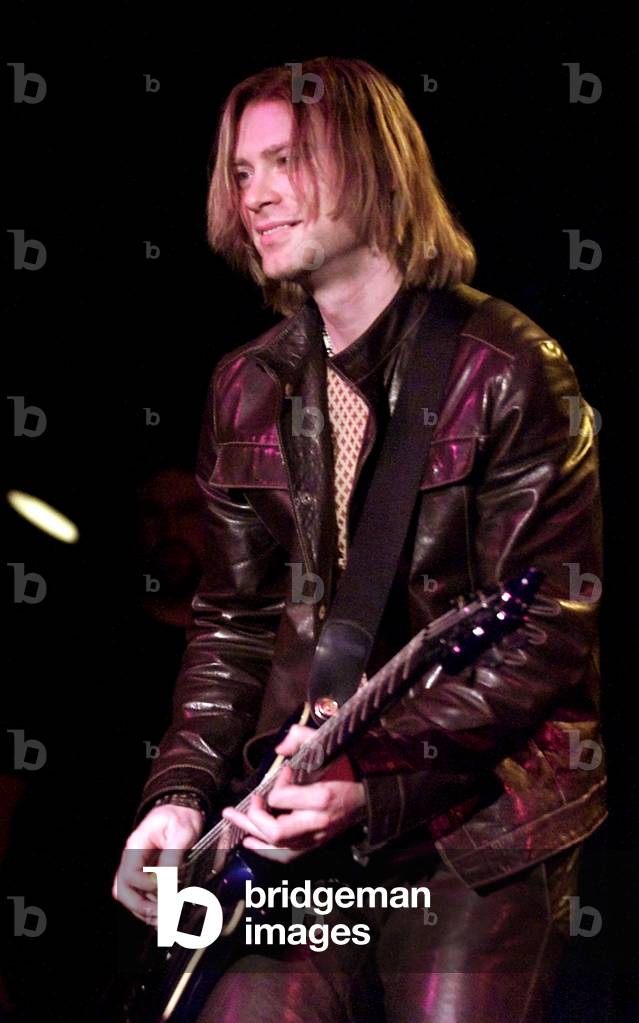 Image of Collective Soul lead guitarist Ross Childress perfoms at The Joint