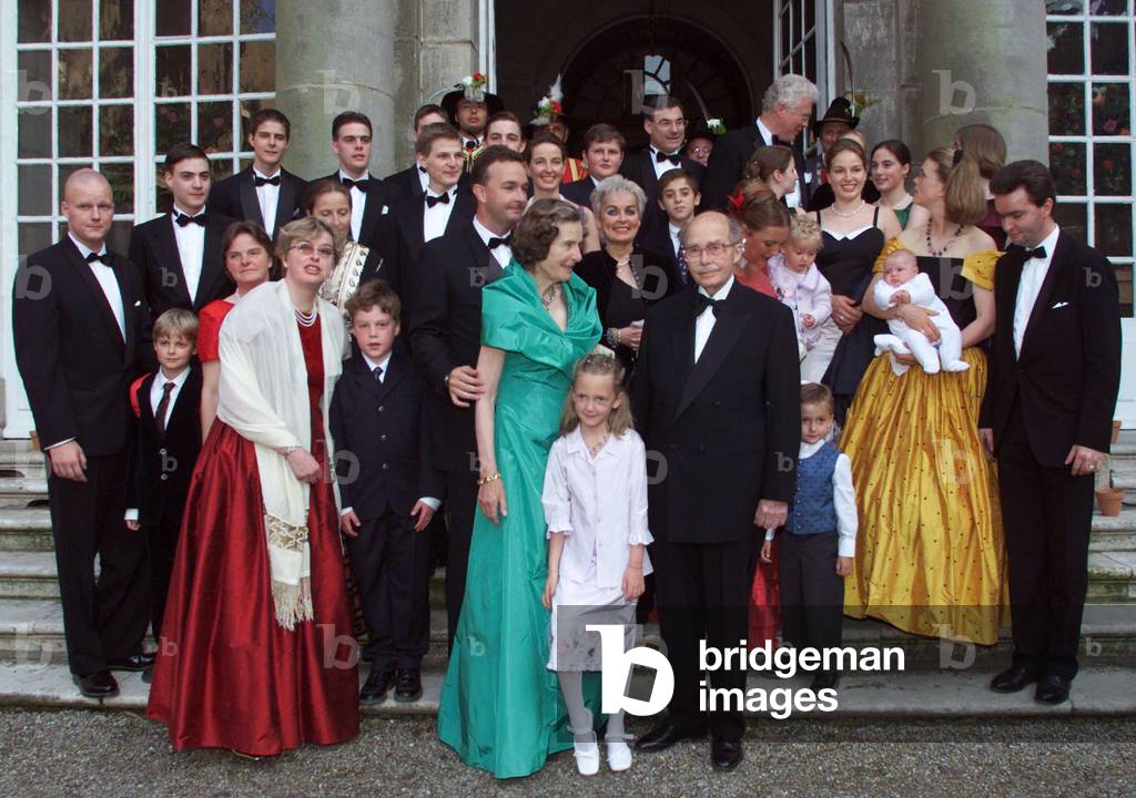 Image of OTTO VON HABSBURG AND HIS WIFE REGINA POSE FOR THE
