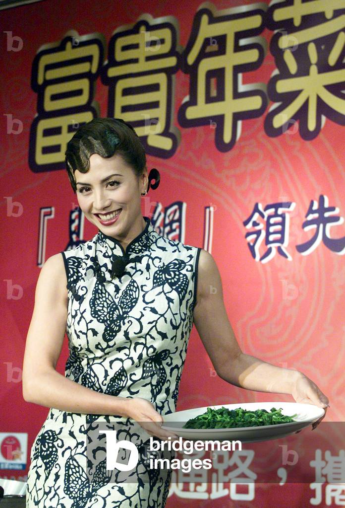 Image of TAIWAN ACTRESS LILY TIEN POSES IN TAIPEI, 2003-01-02 (photo)