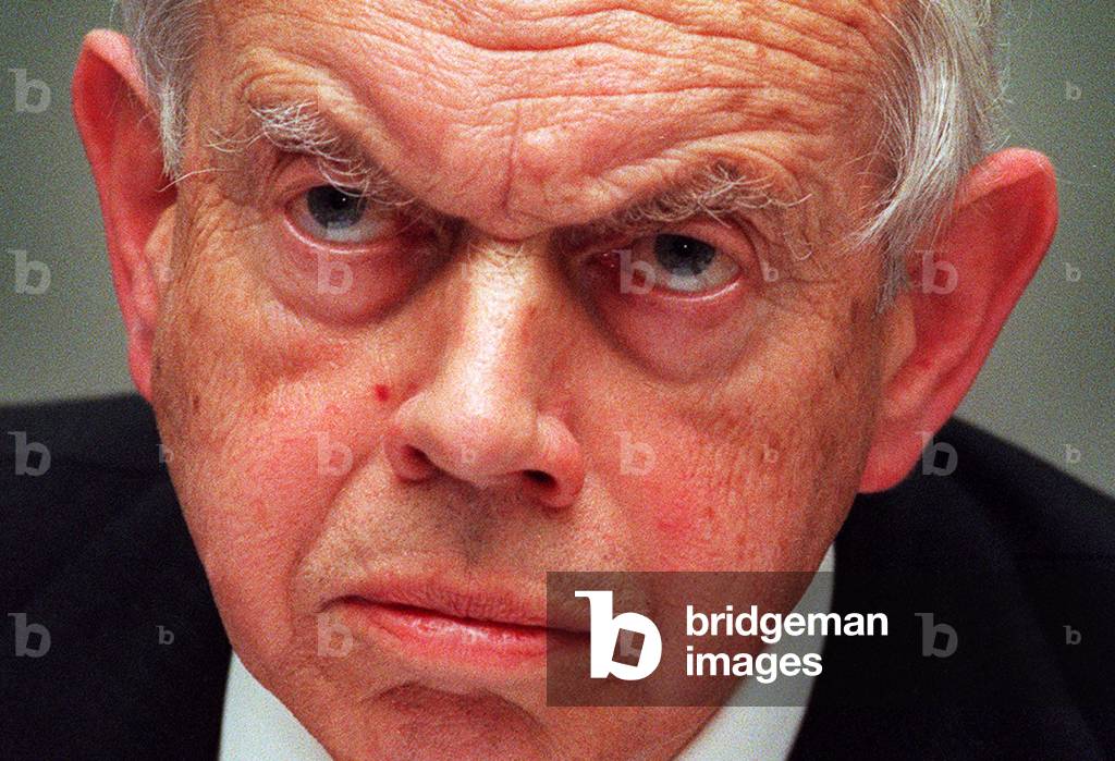 Image of LORD NEILL SPEAKS TO JOURNALIST AS HE RELEASES REPORT, 1998-10-13