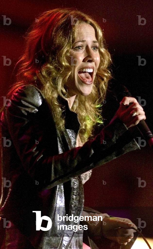 Image of Singer Sheryl Crow performs during the City of Hope annual