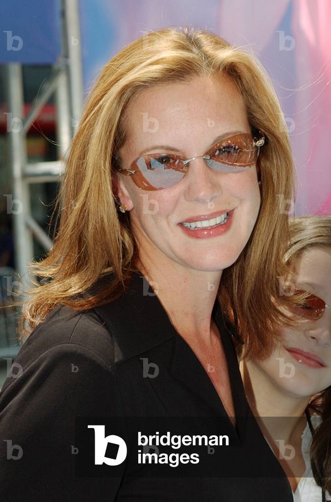 Image of ELIZABETH PERKINS AT PREMIERE OF FINDING NEMO, 2003-05-18 (photo)