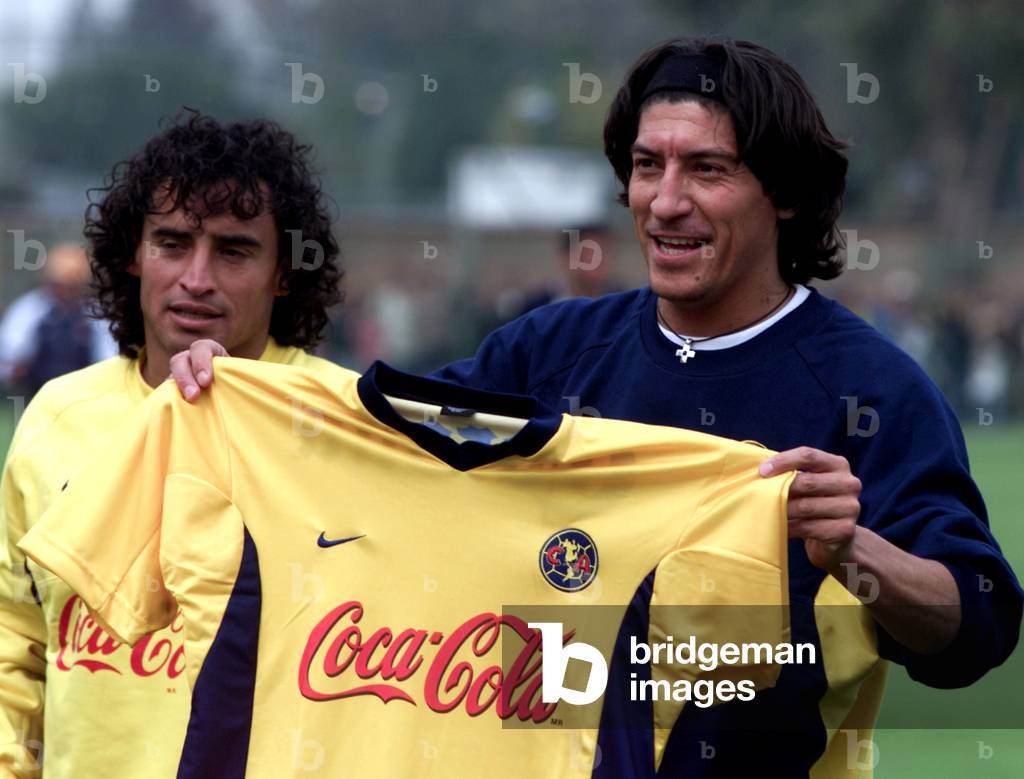 Image of CHILEAN SOCCER STRIKER IVAN ZAMORANO SHOWS HIS NEW TEAM COLORS