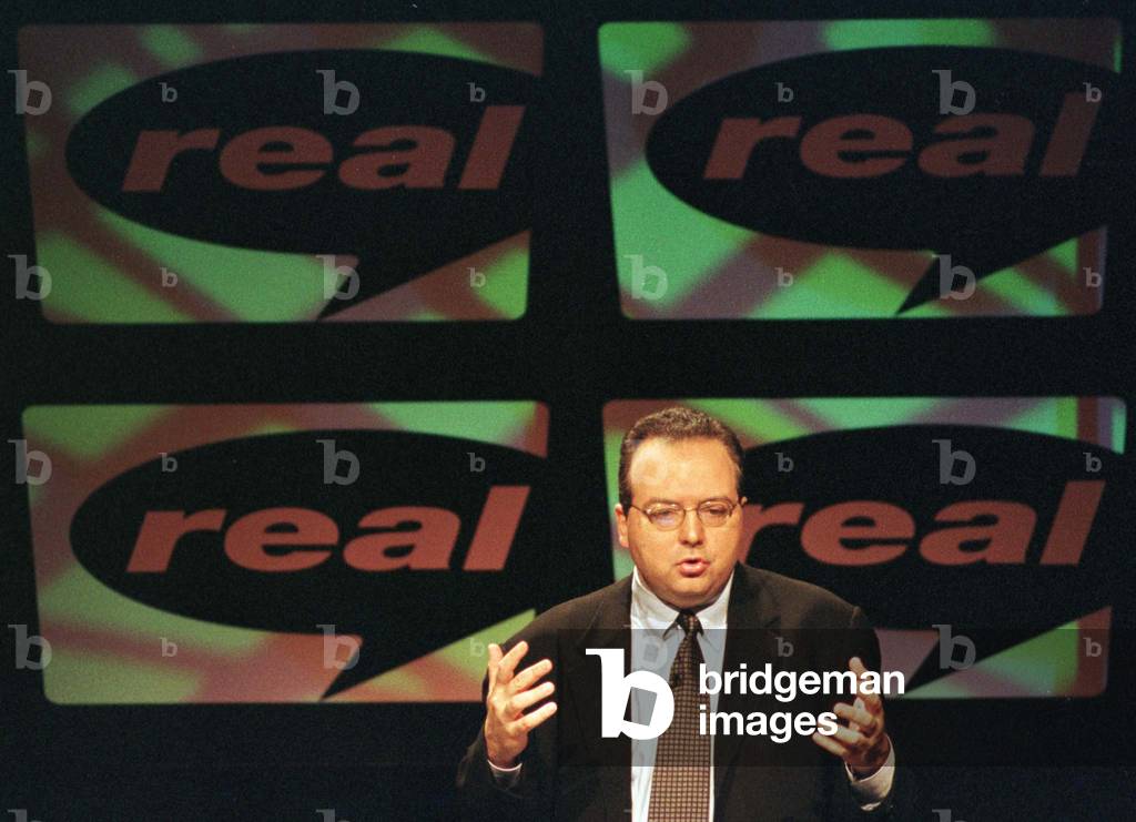 Image of CEO ROB GLASER OPENS REAL NETWORKS CONFERENCE, 1998-04-28 (photo)