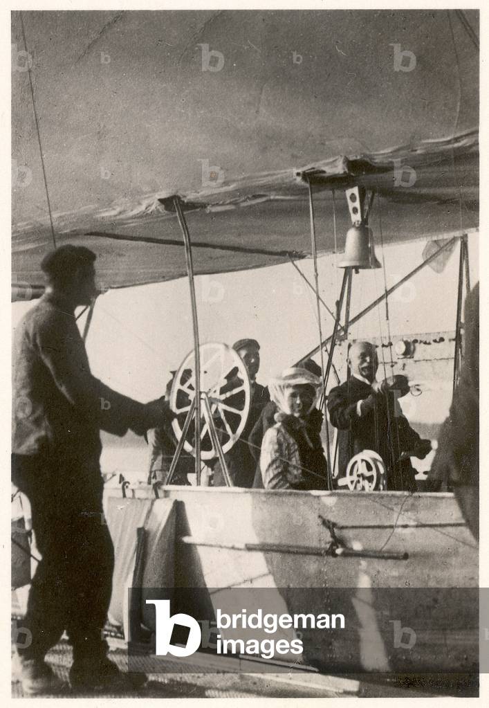 Image of Count Ferdinand von Zeppelin with his daughter and engineer ...