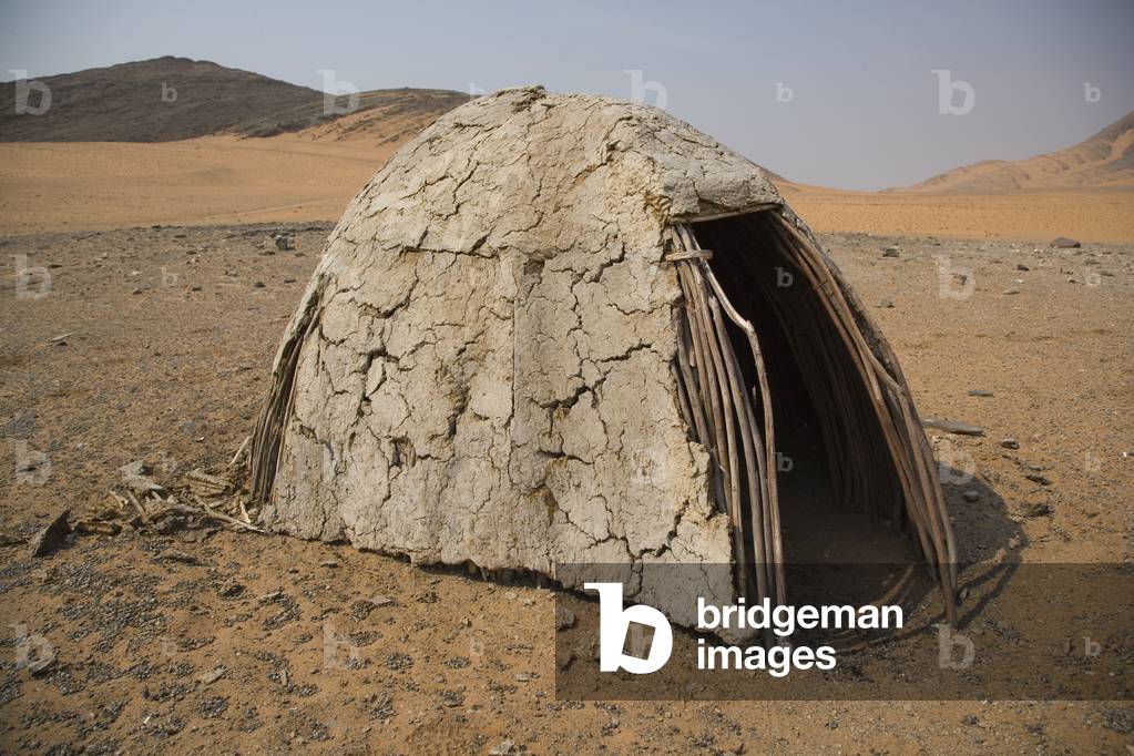 Image of Mud hut of the Himba tribe (photo)