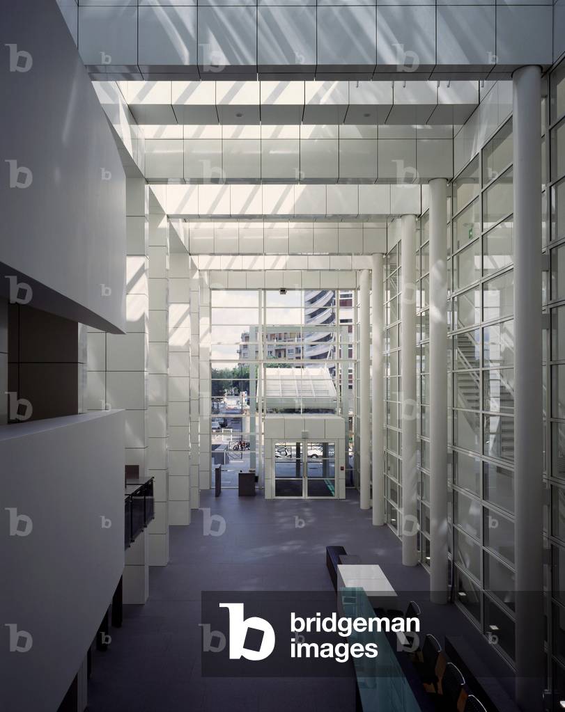 Image of The headquarters of Canal+(Canal+headquarters), Paris 15. Architecture by Richard Meier ...