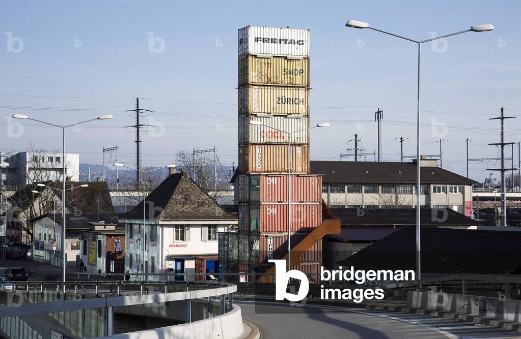 Image of Freitag flagship store in Zurich. Architecture of Spillmann ...