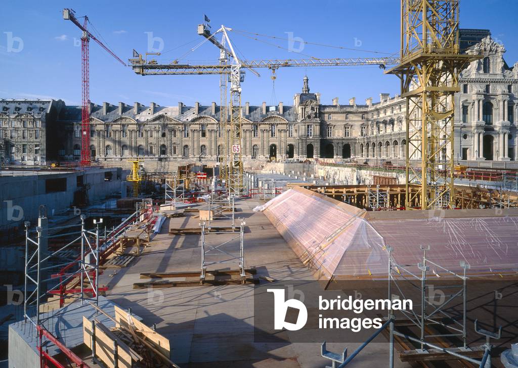 Image of Le construction site du Grand Louvre, Musee du Louvre, Paris ...
