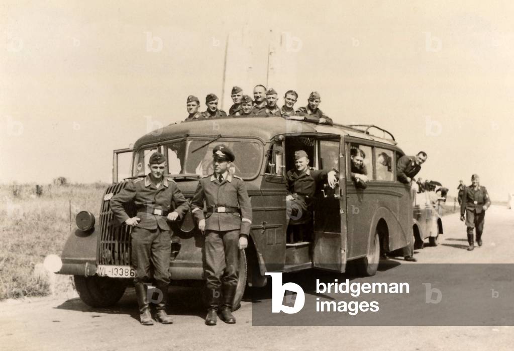 Image of Luftwaffe airmen with bus, Second World War, 1940s