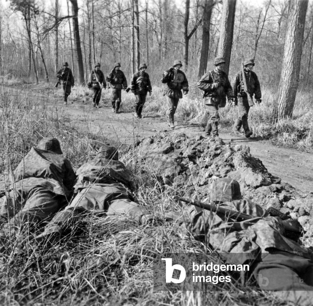 Image of Germany : German reconnaissance patrol returns to the infantry ...