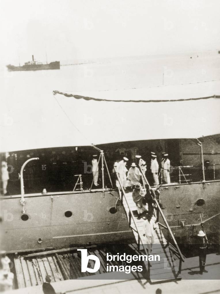 Image of Negus Selassie arrives in Palestine. Negus (Emperor) Haile ...