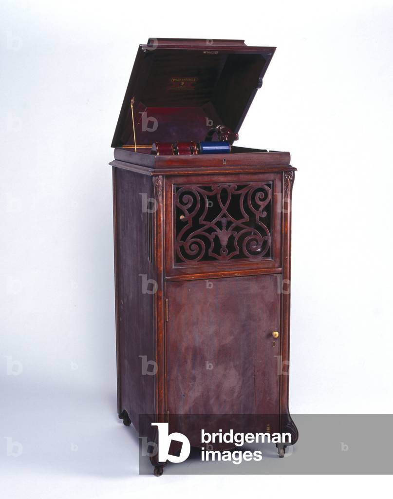 Image of Edison 'Amberola' phonograph, 1909