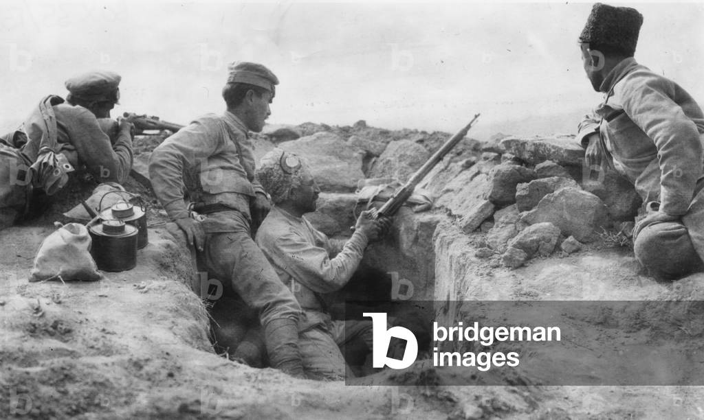 Image of Defence of Baku (Bakou, Azerbaidjan). Armenian troops manning ...