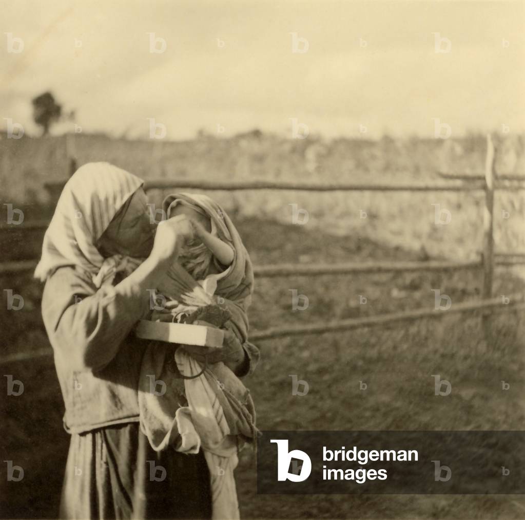 Image of Russian mother and baby, Second World War, 1940s