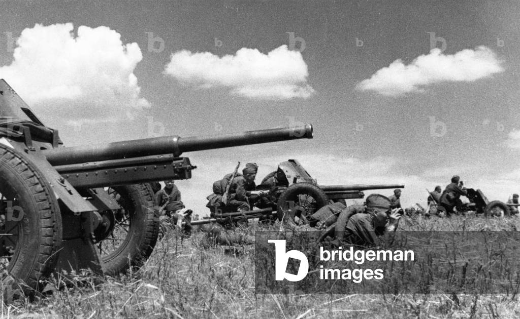 Image of The Southern Front, Soviet Anti-Tank Guns About to Open Fire