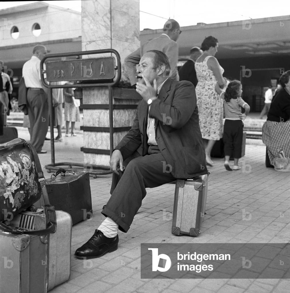 Image of Professor Mario Praz waiting for the train at Viareggio ...